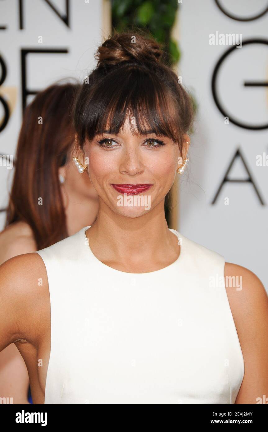 Actress Rashida Jones arrives at the 71st Annual Golden Globe Awards ...