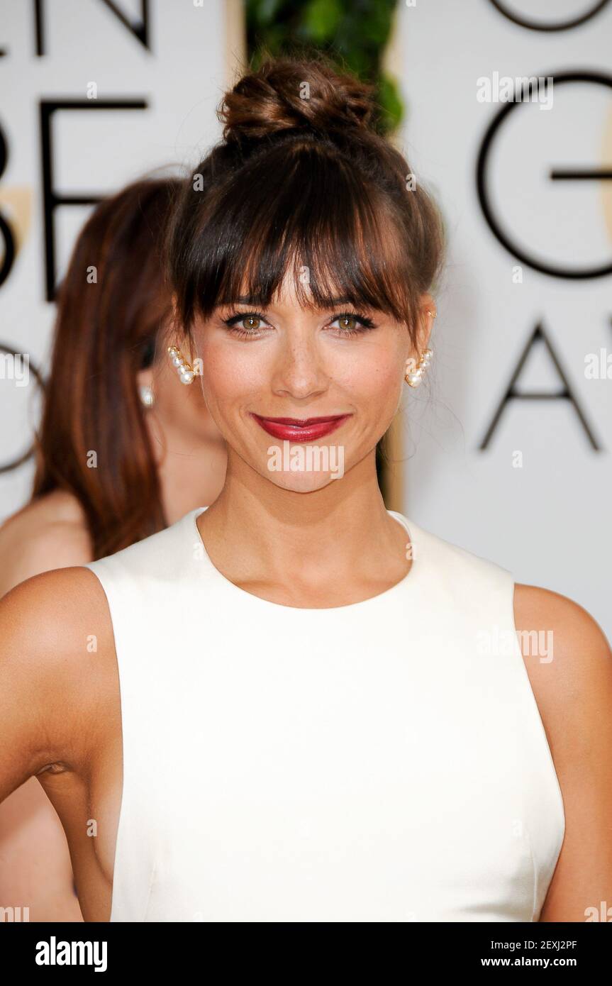 Actress Rashida Jones arrives at the 71st Annual Golden Globe Awards ...