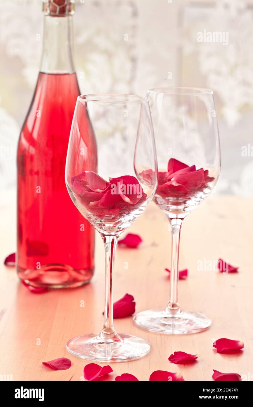 Two rose petals hi-res stock photography and images - Alamy
