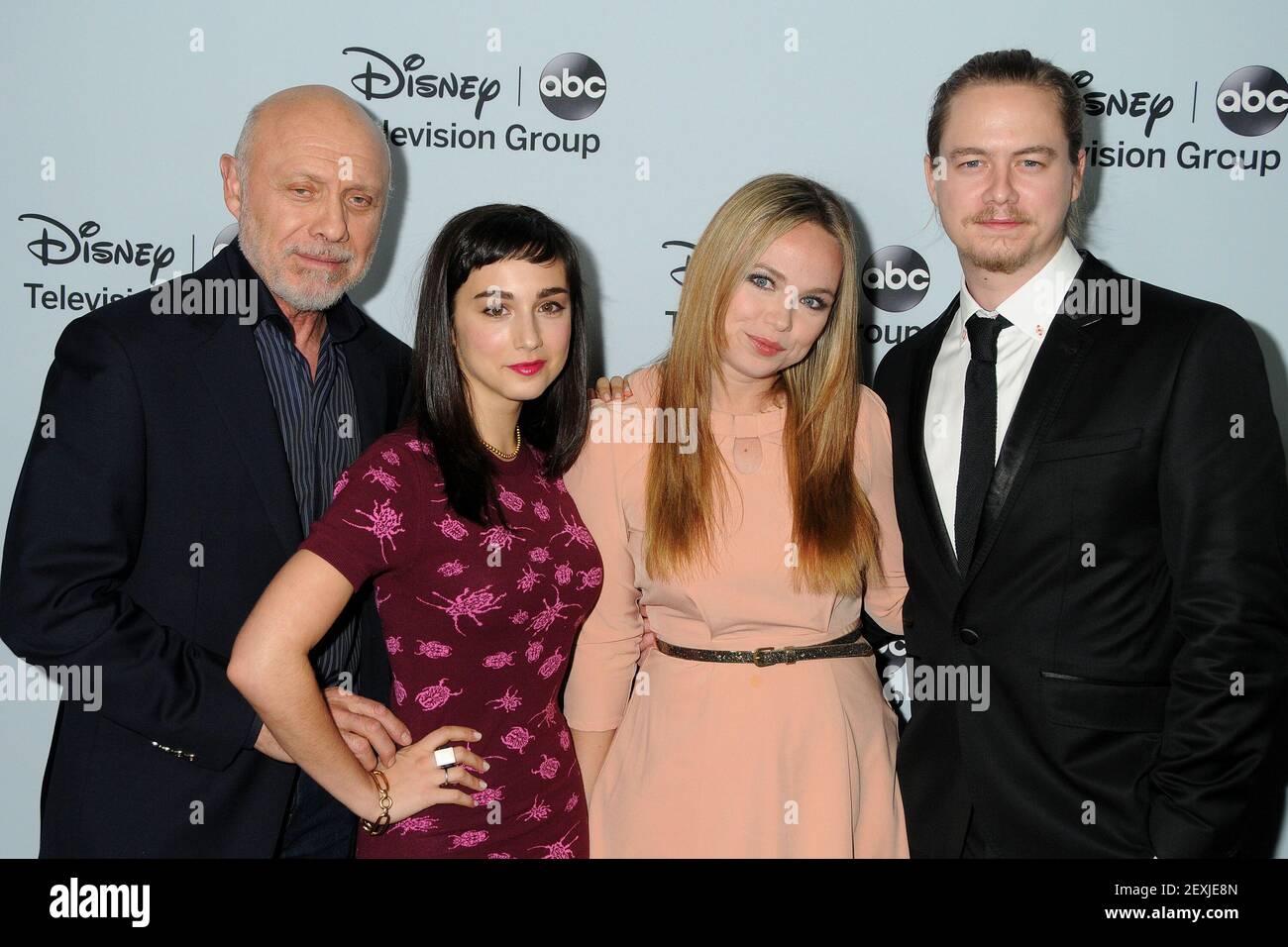 17 January 2014 - Pasadena, California - Hector Elizondo, Molly Ephraim ...