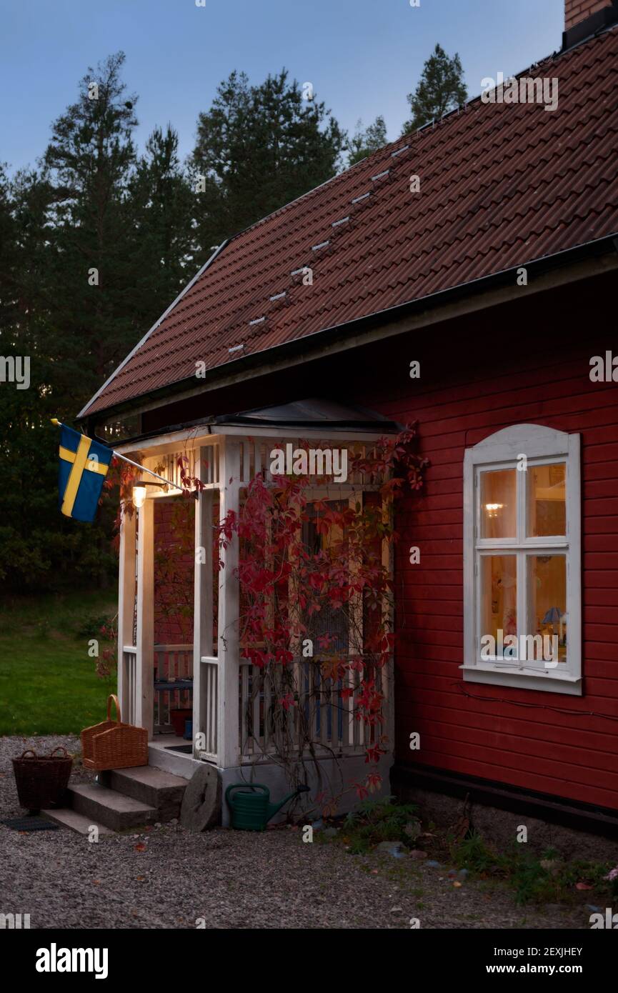Traditional swedish red cottage white hi-res stock photography and ...