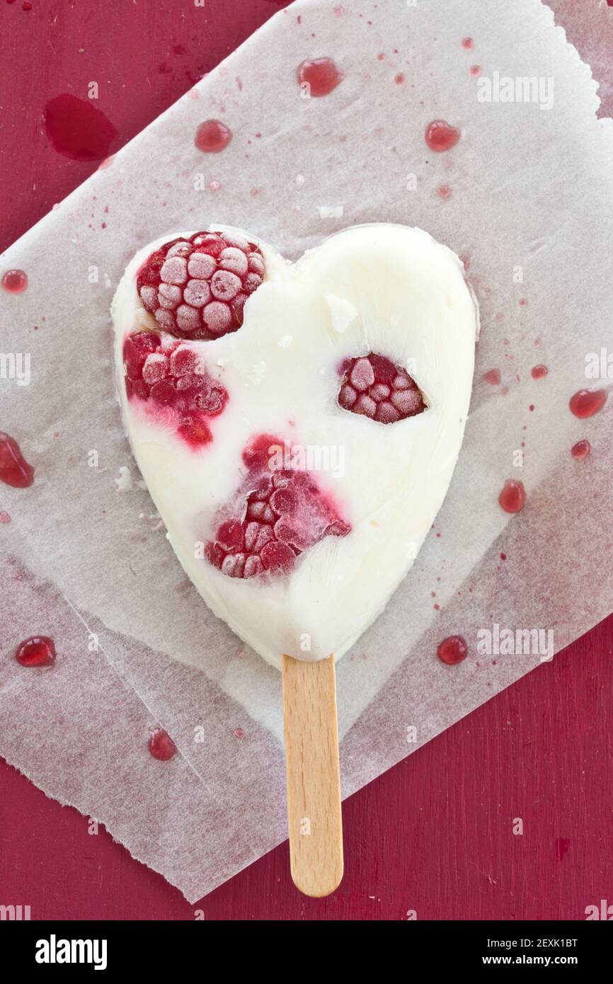 Heart shaped popsicle Stock Photo - Alamy