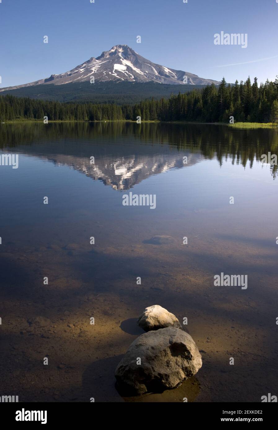 Mount hood lake road hi-res stock photography and images - Alamy