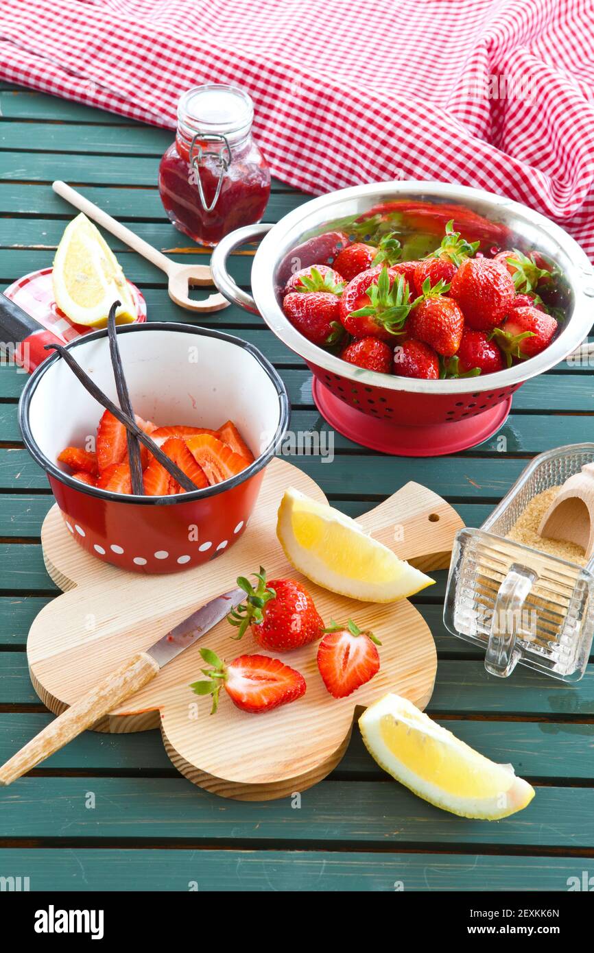 Cooking jam with fresh strawberries Stock Photo - Alamy