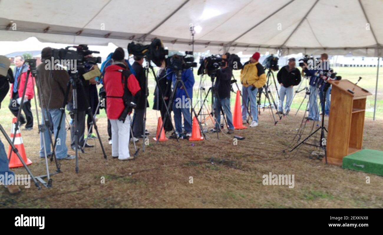 Cameramen from news media await the pending execution of Juan Carlos ...