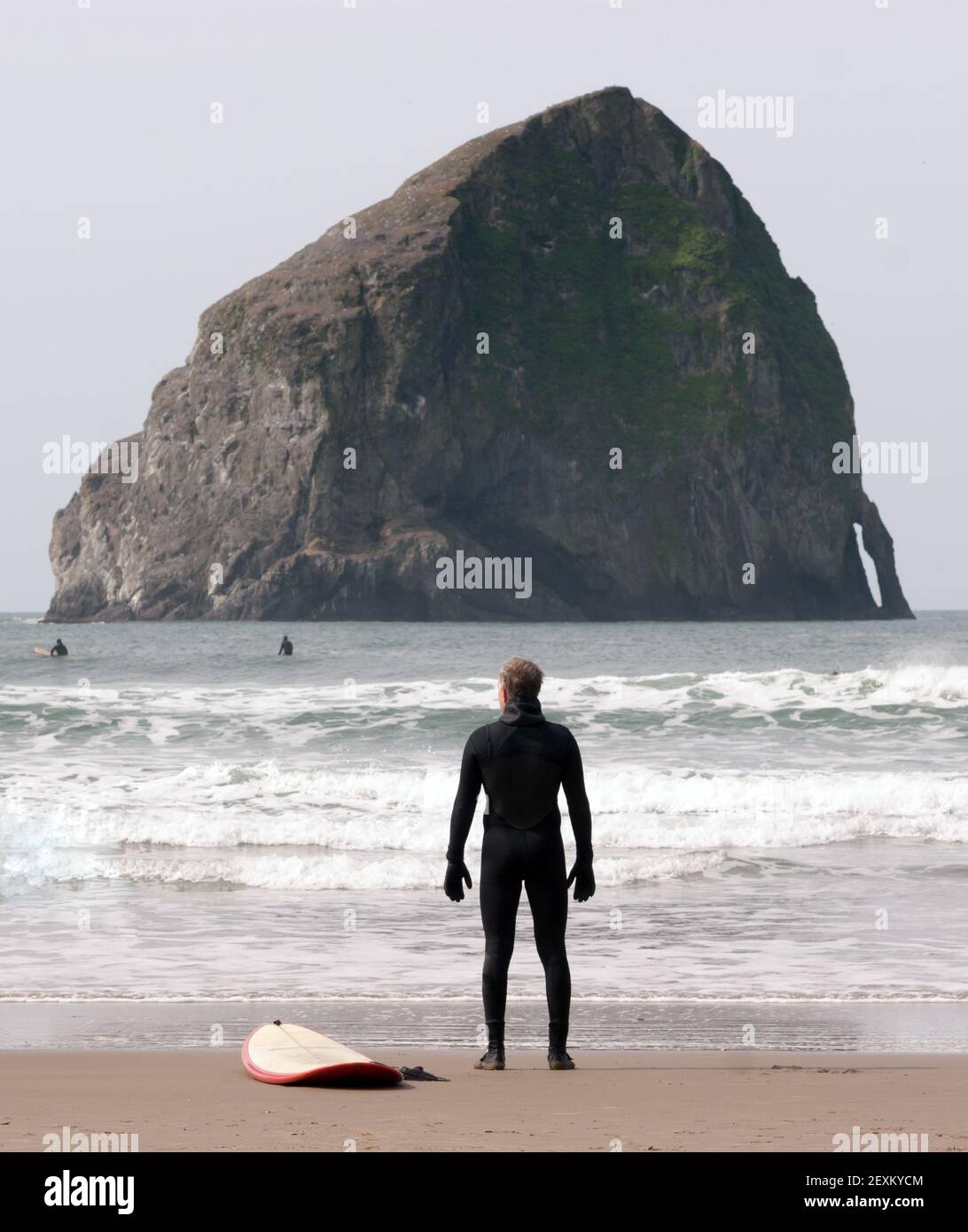 Lone athlete stands hi-res stock photography and images - Alamy