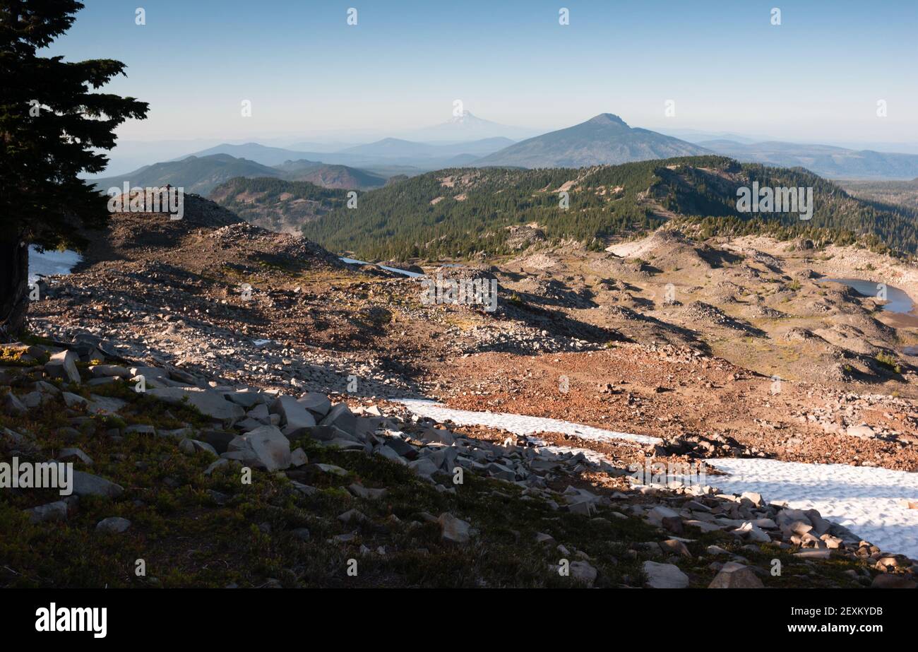 PCT Pacific Crest Trail Park Butte Skyline Cascade Range Stock Photo ...