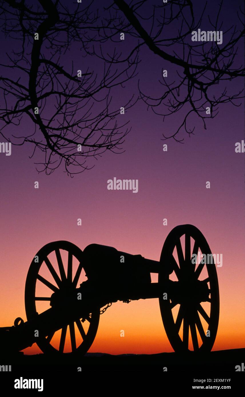 Wheeled cannons hi-res stock photography and images - Alamy
