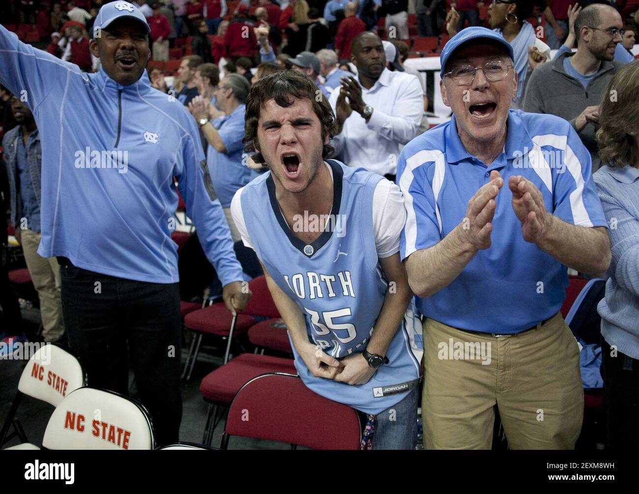 North Carolina celebrates the Tar Heels' 85-84 overtime victory against ...