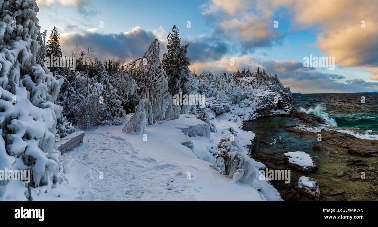 Indian Head Cove & The Grotto Bruce Peninsula National Park Tobermory ...