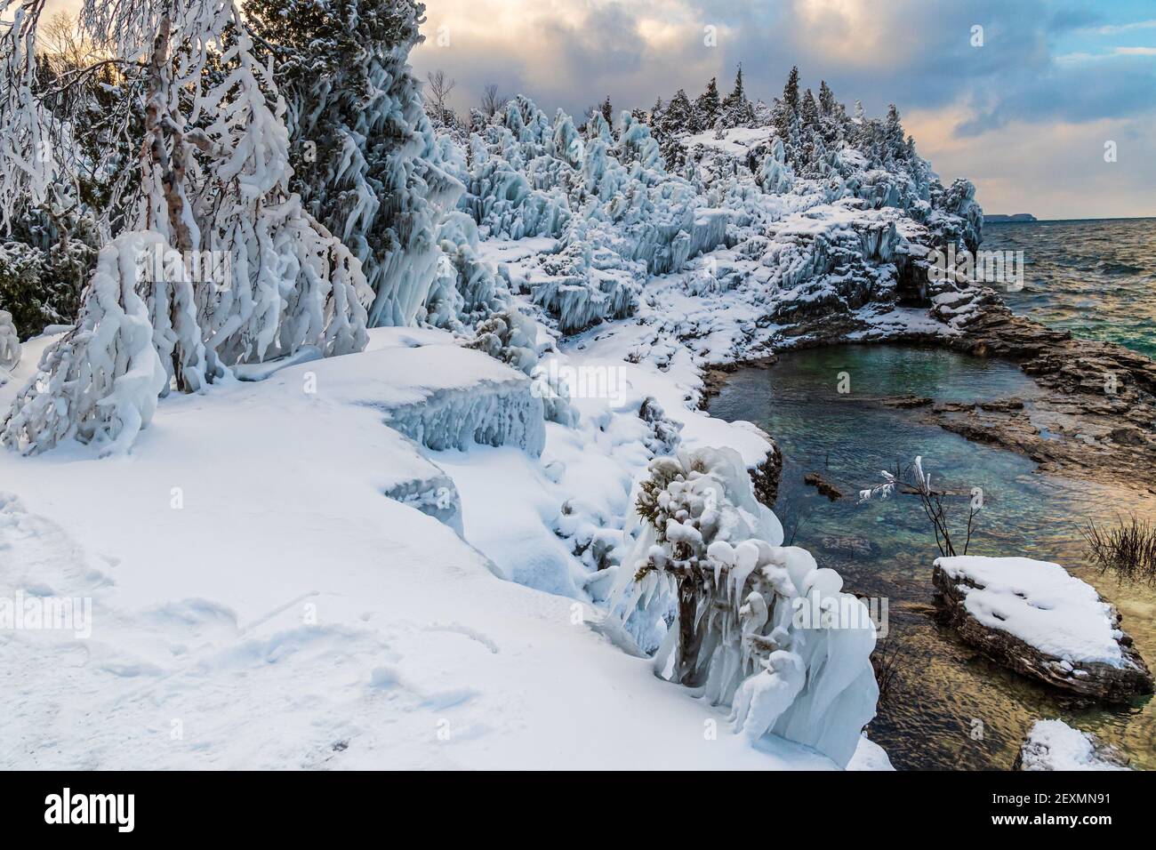 Indian Head Cove & The Grotto Bruce Peninsula National Park Tobermory ...