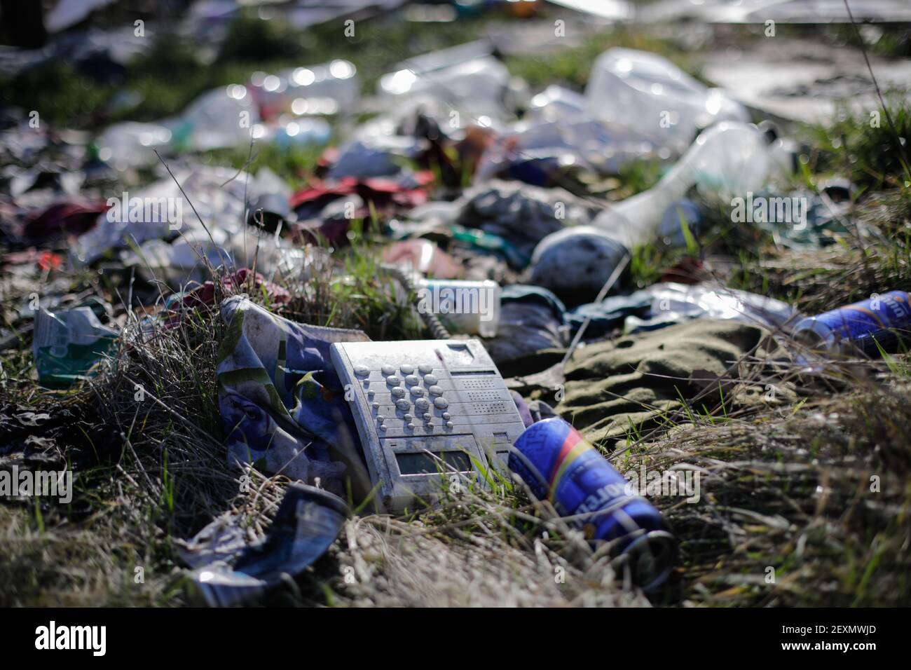 Scattered garbage hi-res stock photography and images - Alamy