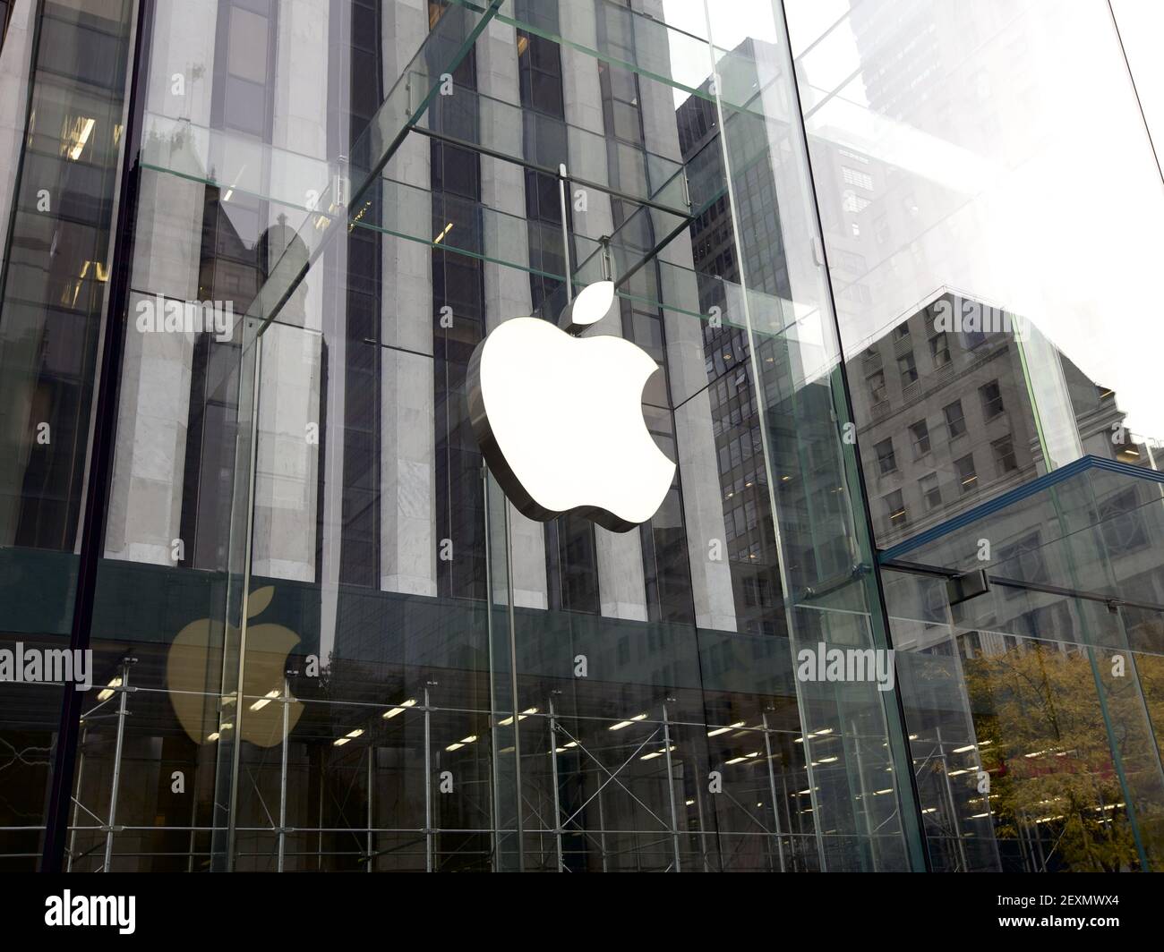 Apple sample hi-res stock photography and images - Alamy