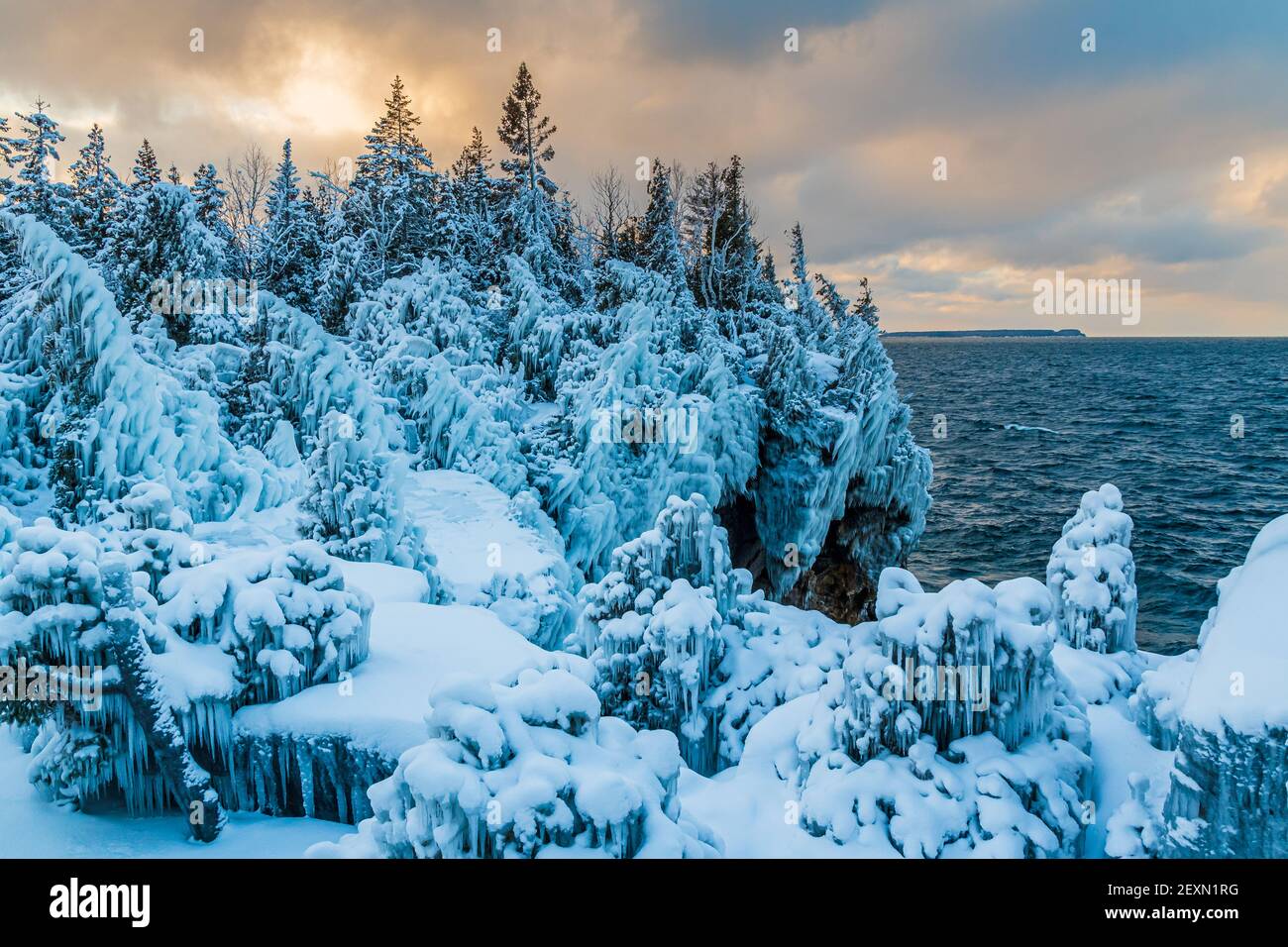 Indian Head Cove & The Grotto Bruce Peninsula National Park Tobermory ...