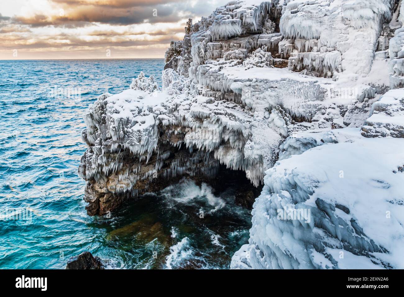 Indian Head Cove & The Grotto Bruce Peninsula National Park Tobermory ...