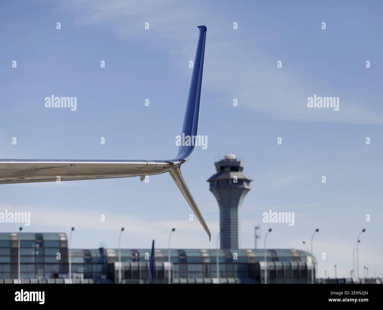 A United Airlines Boeing 737-800 is equipped with a new, split scimitar ...