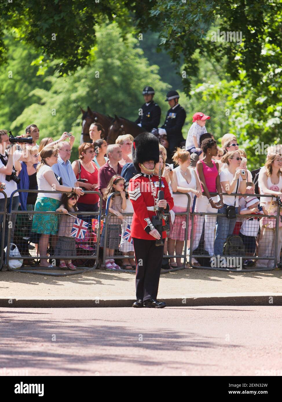 London Royal Guards Stock Photo - Alamy