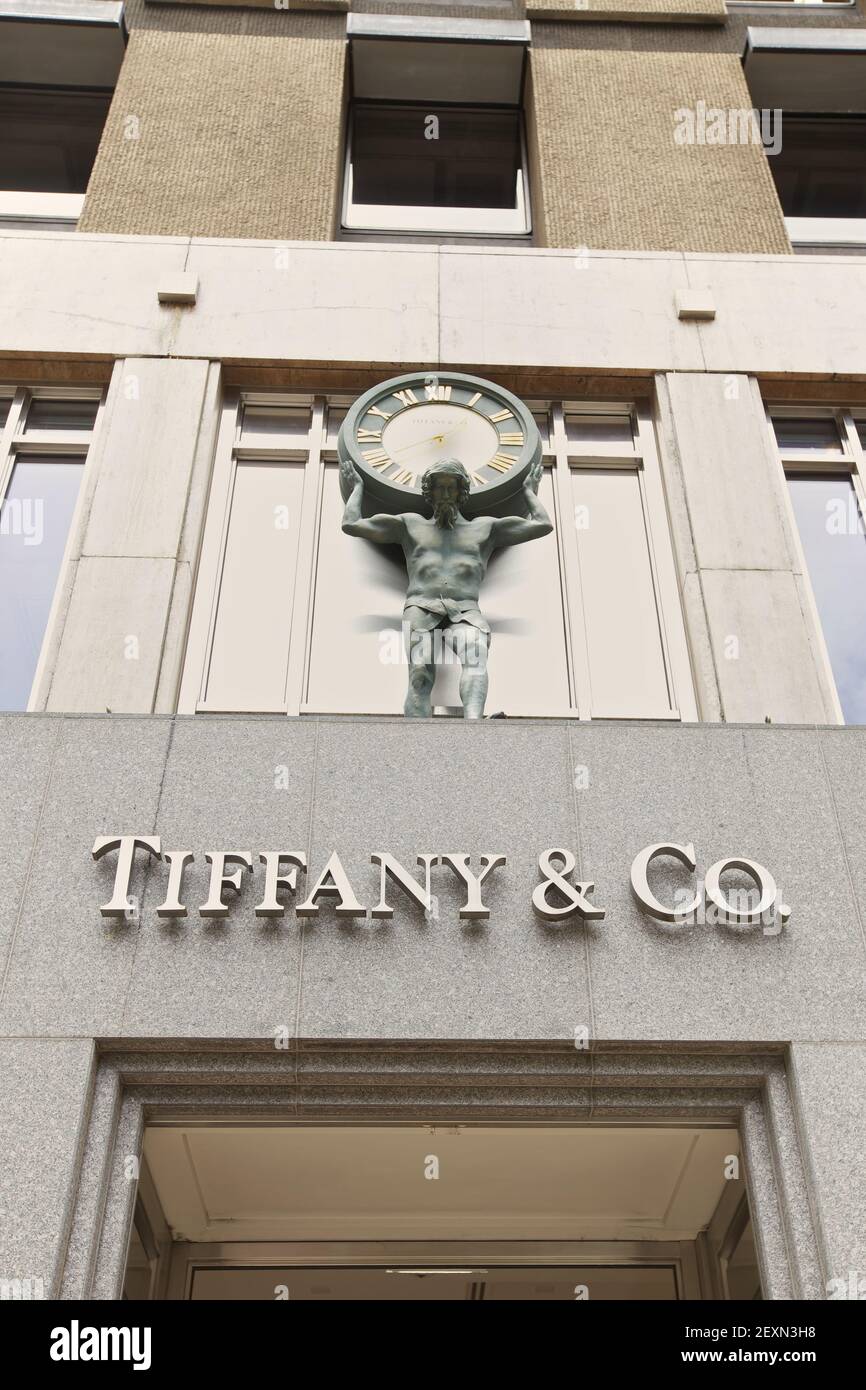 Tiffany and co hi-res stock photography and images - Alamy