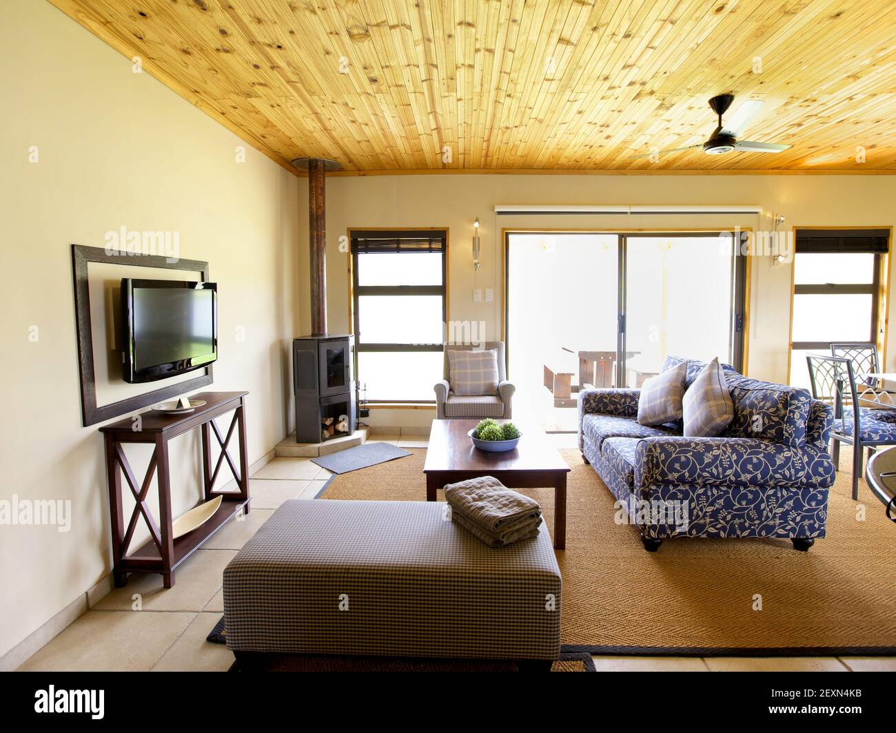 Tiles interior home hi-res stock photography and images - Alamy