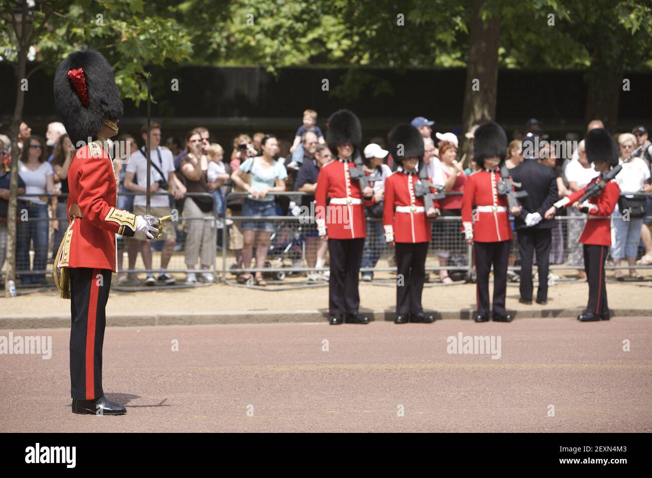 British royal guard helmet hi-res stock photography and images - Alamy