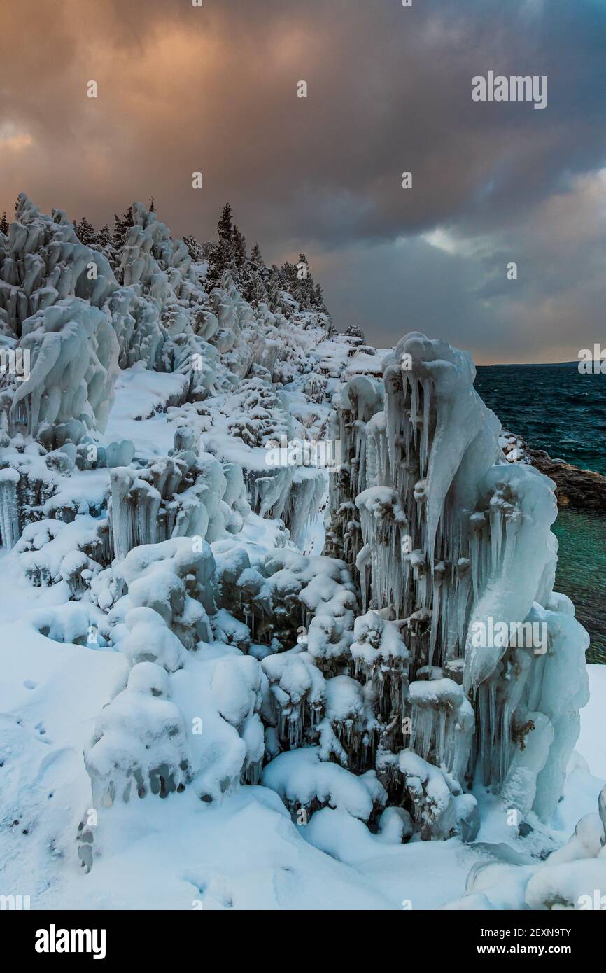 Indian Head Cove & The Grotto Bruce Peninsula National Park Tobermory ...