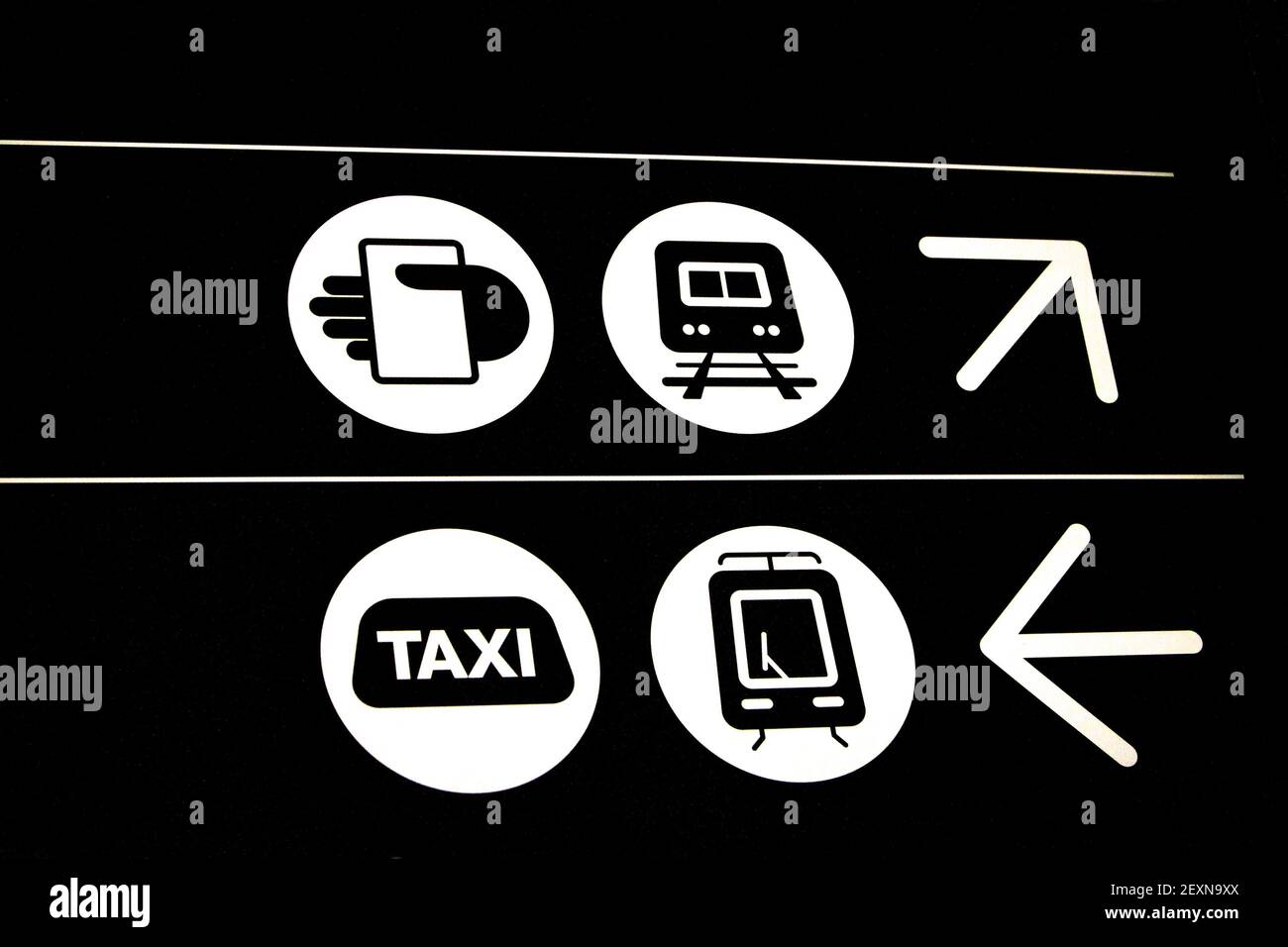 Aircraft traffic sign hi-res stock photography and images - Alamy