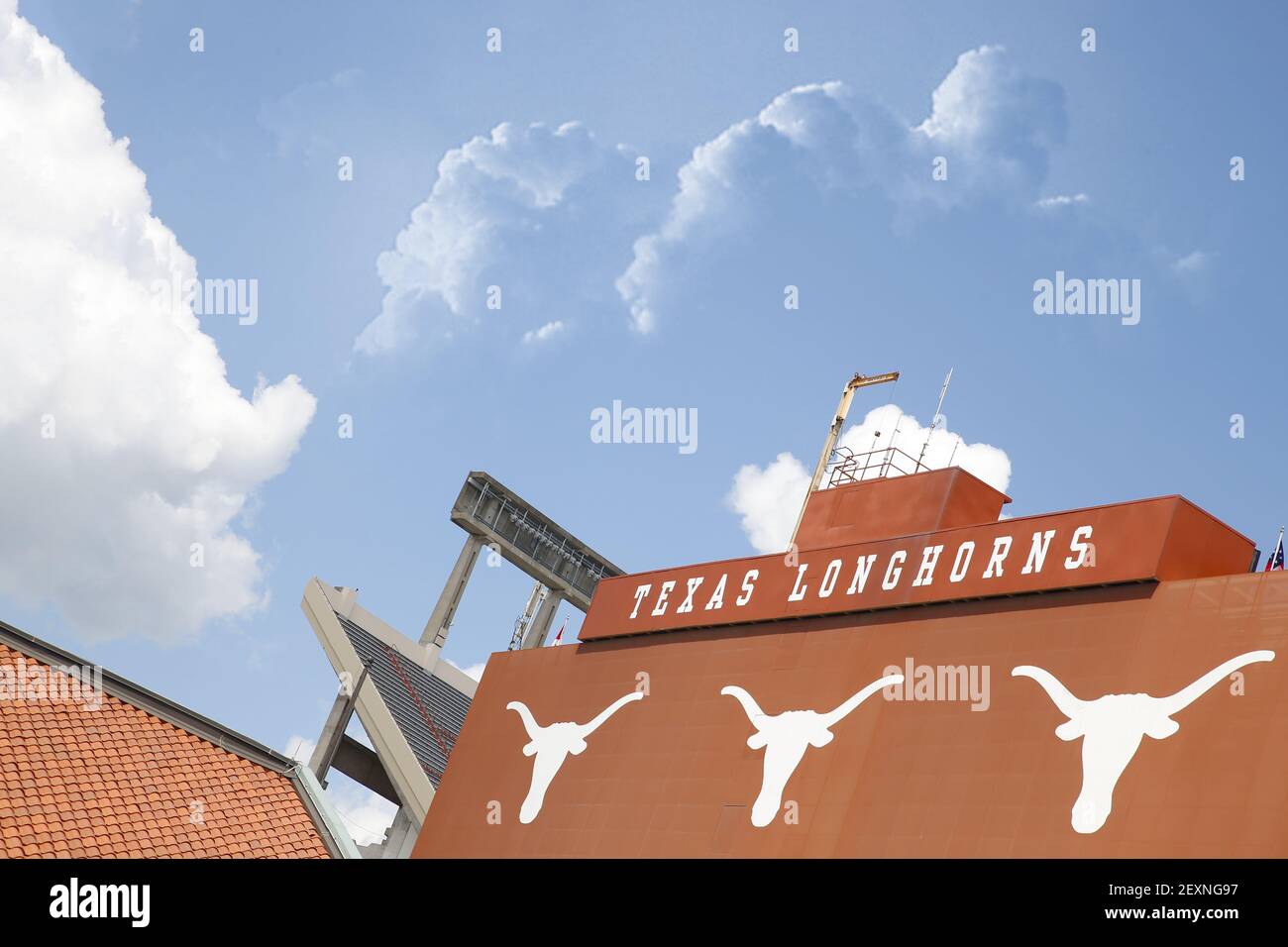 Austin texas memorial stadium exterior hi-res stock photography and ...