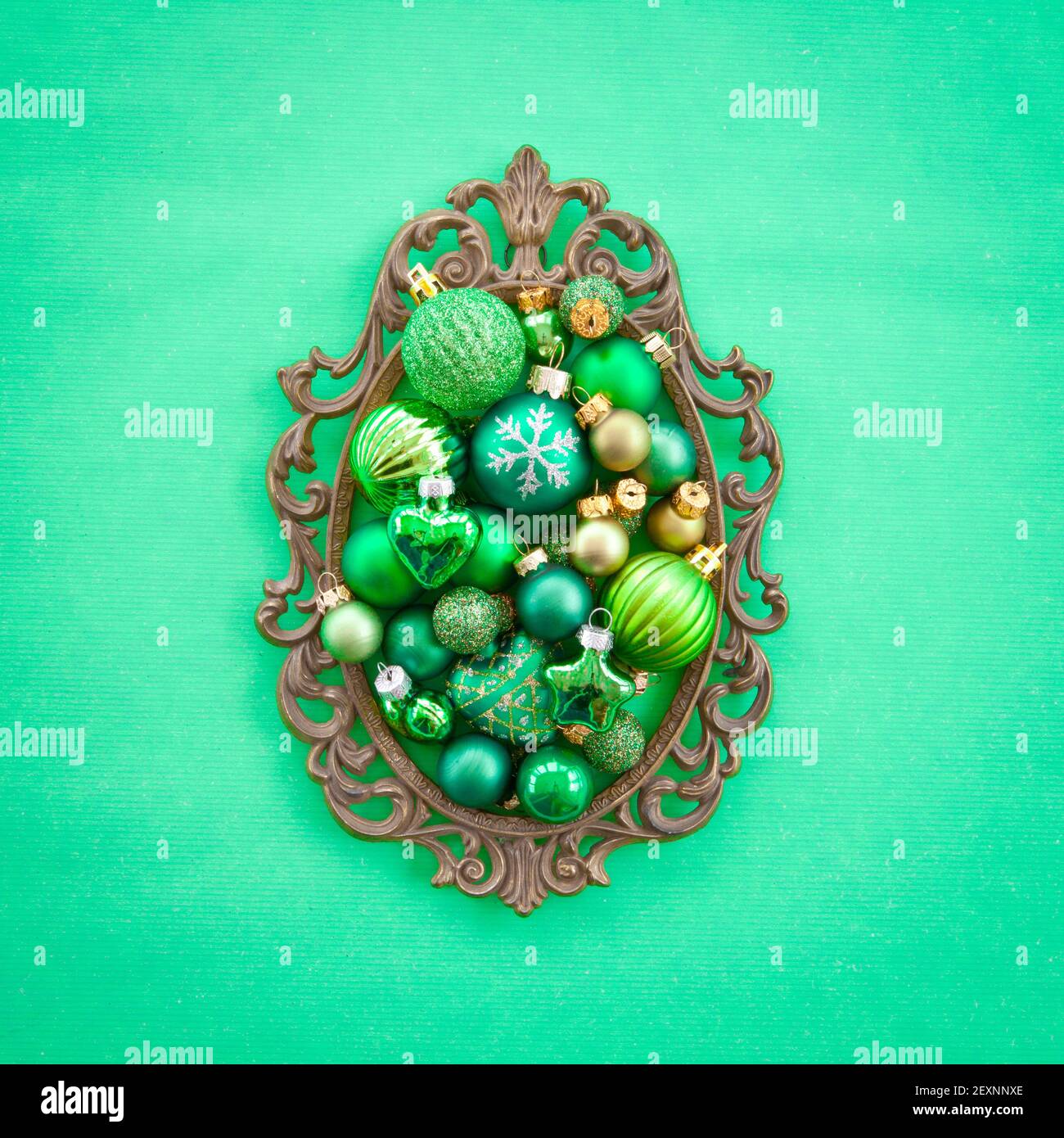 Oval tree hi-res stock photography and images - Alamy