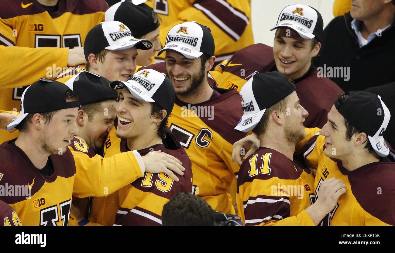 Minnesota Golden Gophers players celebrate defeating the St. Cloud ...