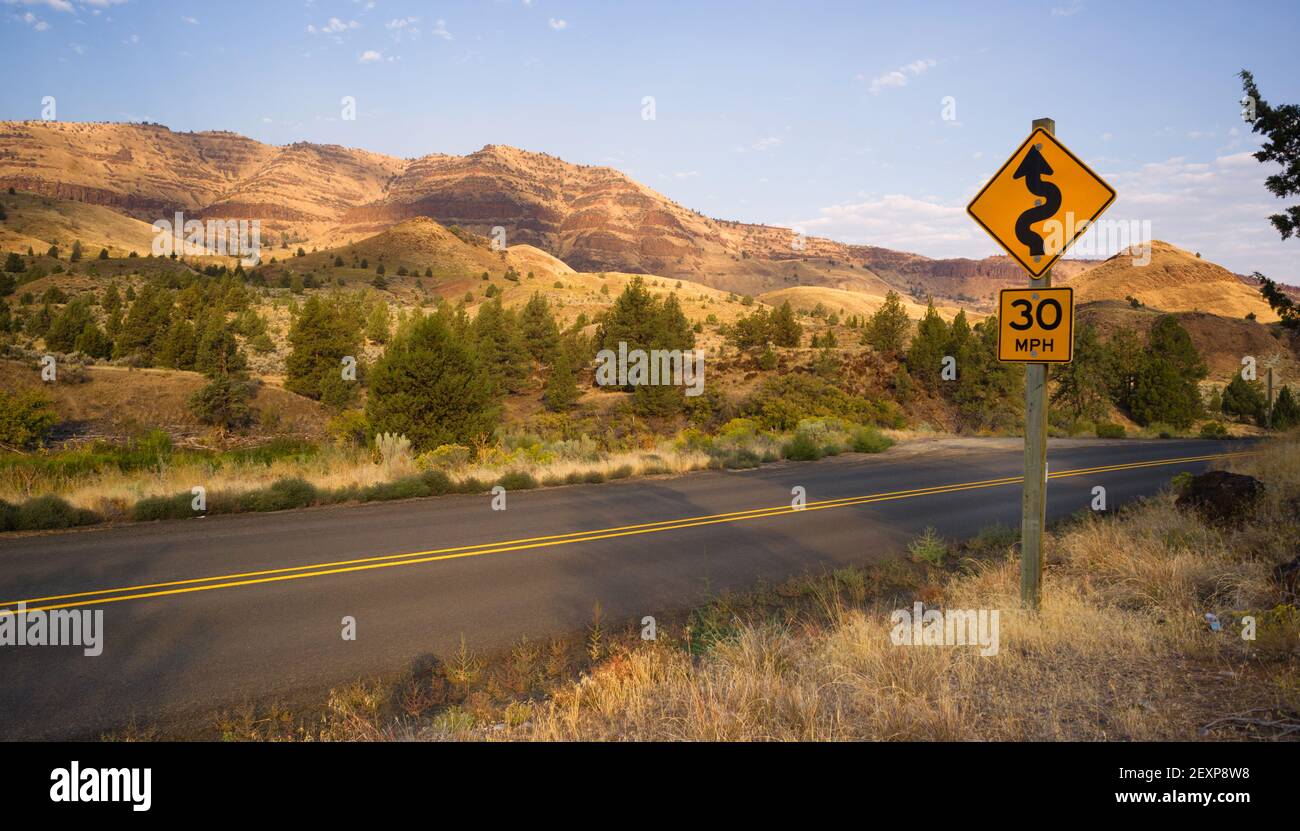 Two lane highway curves hi-res stock photography and images - Alamy