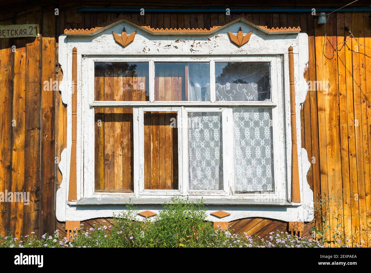 Carved window in old russian country house Stock Photo - Alamy