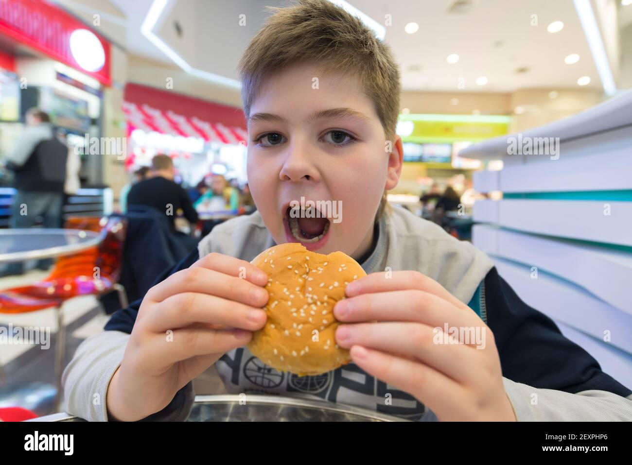 Boy eat sandwich teen hi-res stock photography and images - Alamy