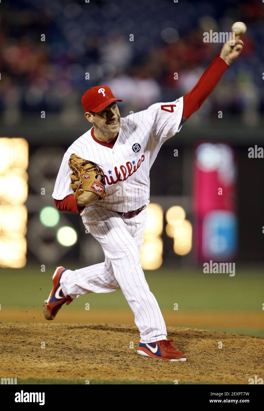 Philadelphia Phillies pitcher Cliff Lee throws in the ninth inning ...