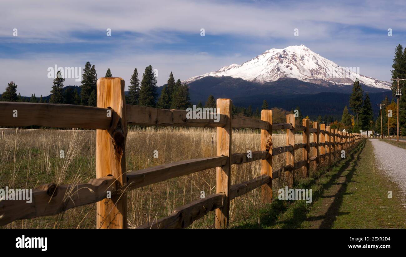 Ranch Fence Row Countryside Rural California Mt Shasta Stock Photo - Alamy