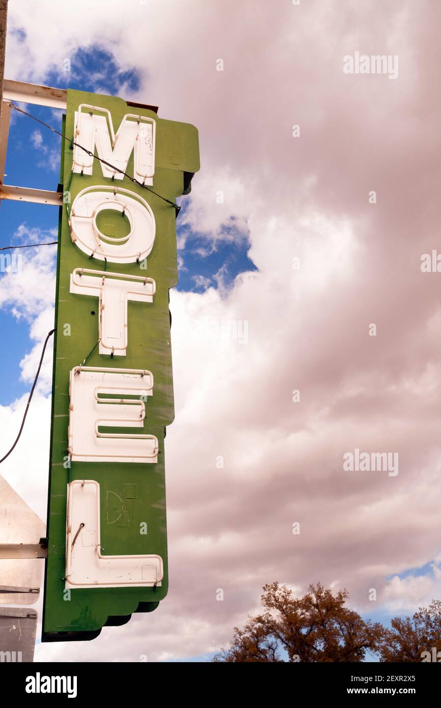 Hotel no vacancy neon sign hi-res stock photography and images - Alamy
