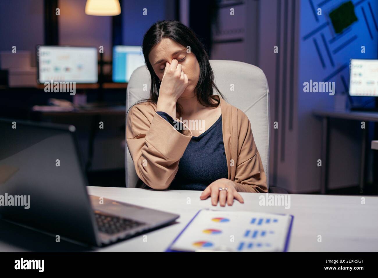 Person falling asleep desk hi-res stock photography and images - Alamy
