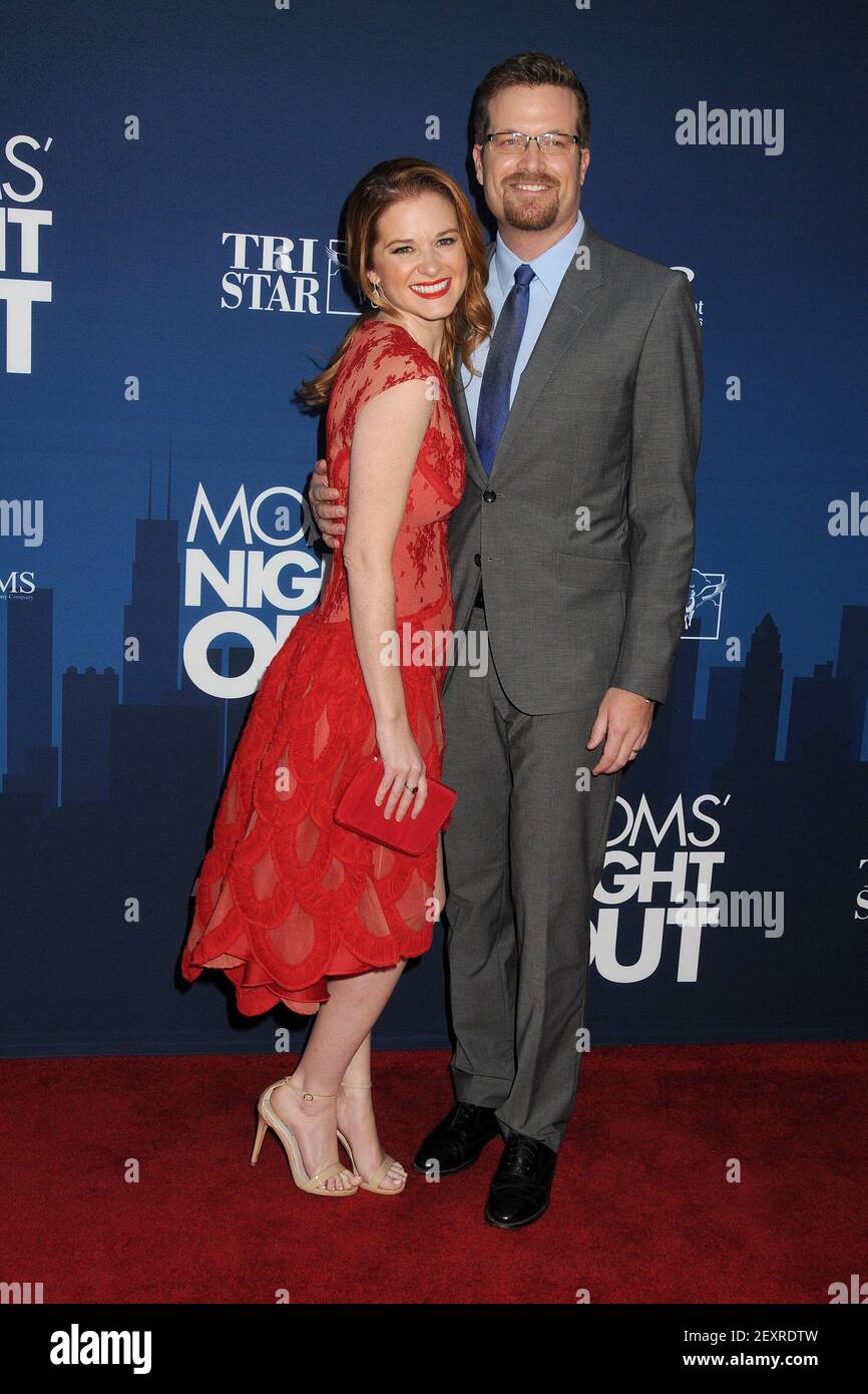 29 April 2014 - Hollywood, California - Sarah Drew, Peter Lanfer. "Moms ...
