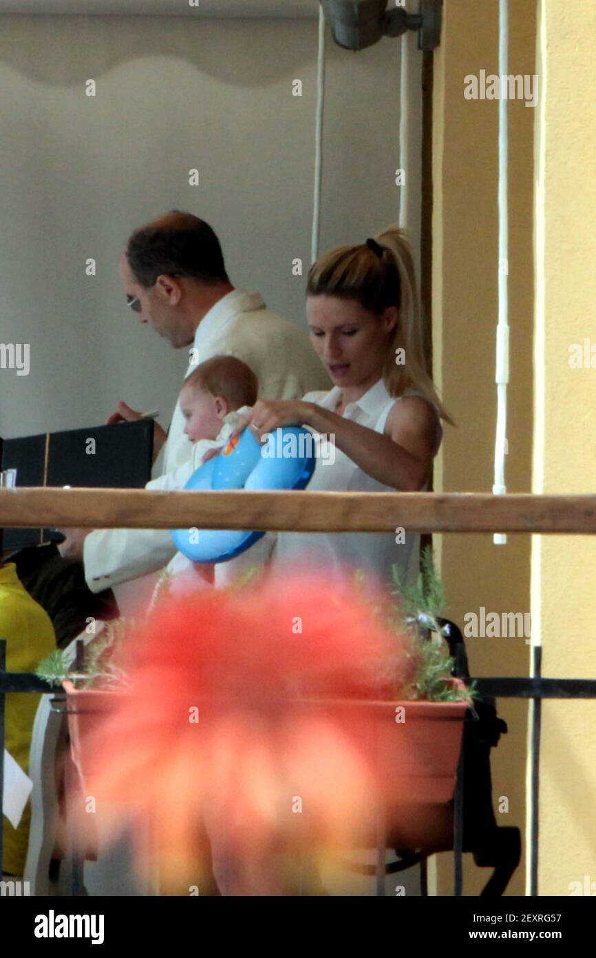 Michelle hunziker and daughter hi-res stock photography and images - Alamy