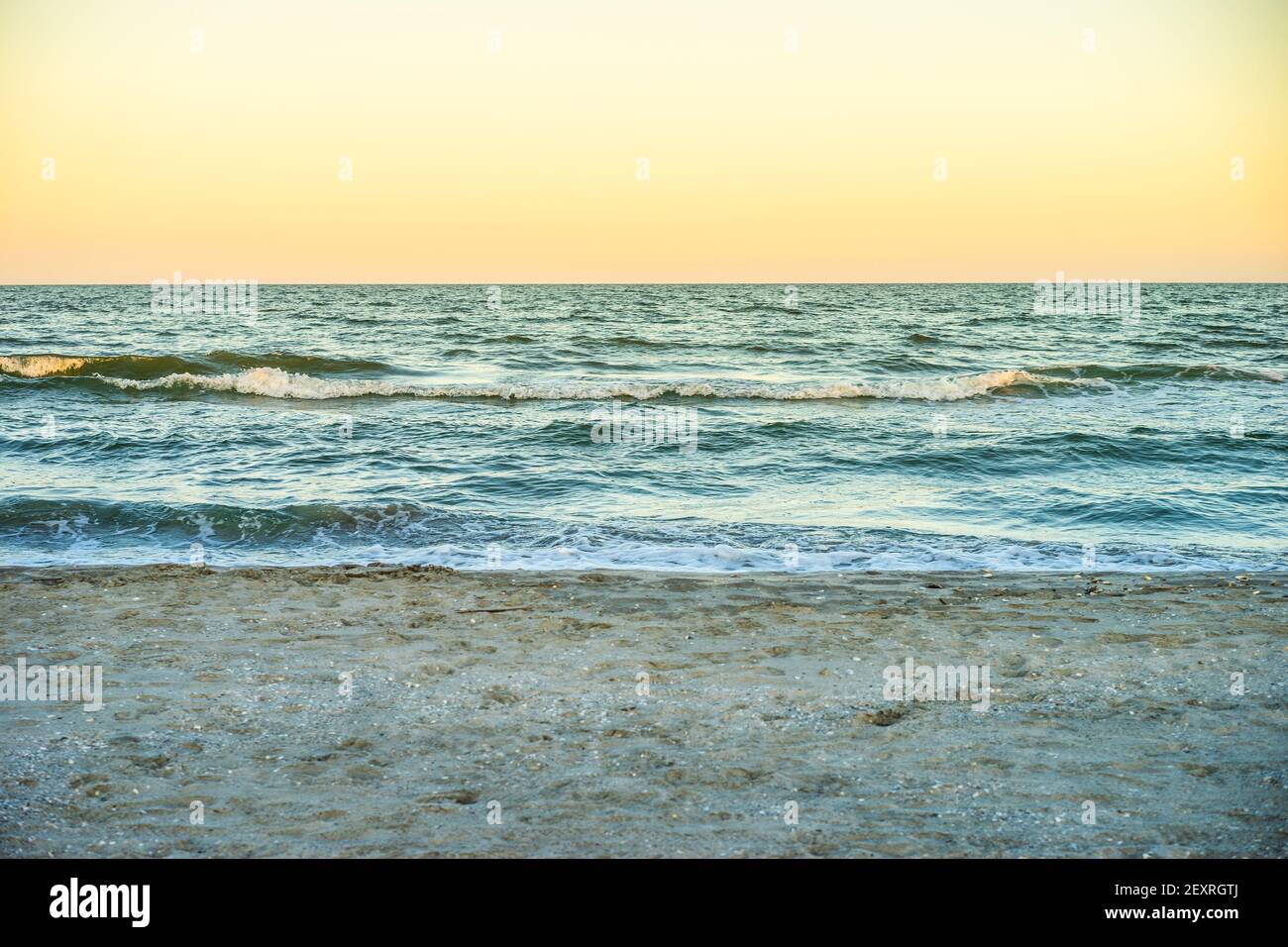Dusk marine colors hi-res stock photography and images - Alamy