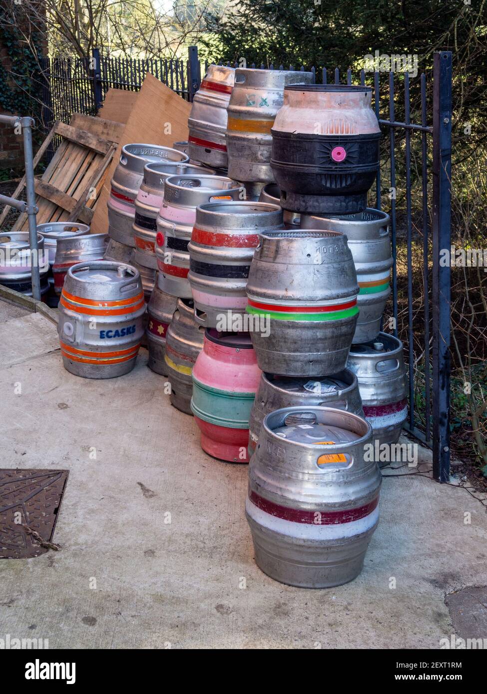 Empty beer barrels hi-res stock photography and images - Alamy