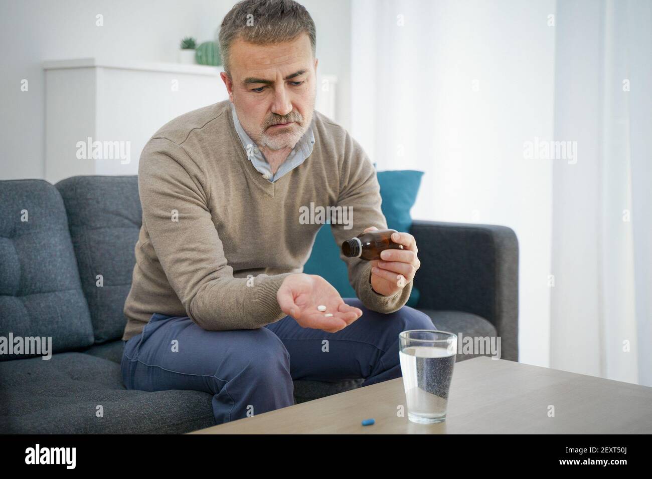 Take painkillers hi-res stock photography and images - Alamy