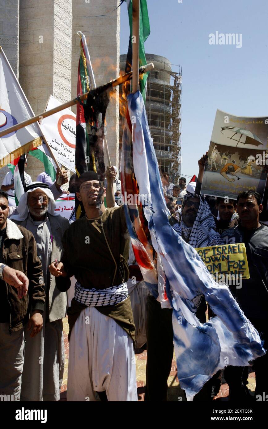 RAFAH, PALESTINE - MAY 14: A Palestinians burn replicas of the Israeli ...