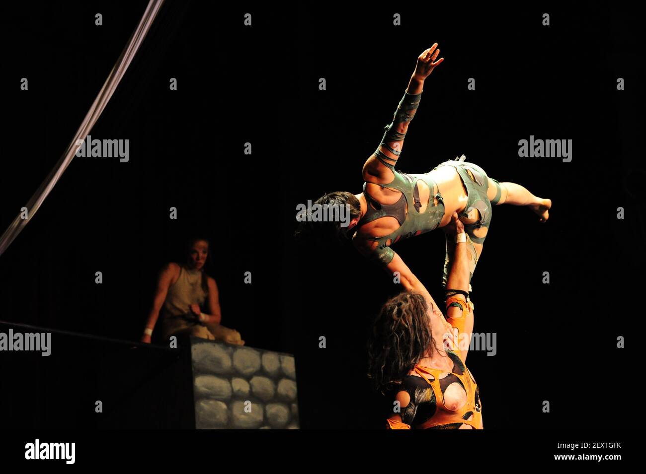 Tempos contemporary circus group performs on the final night of their ...