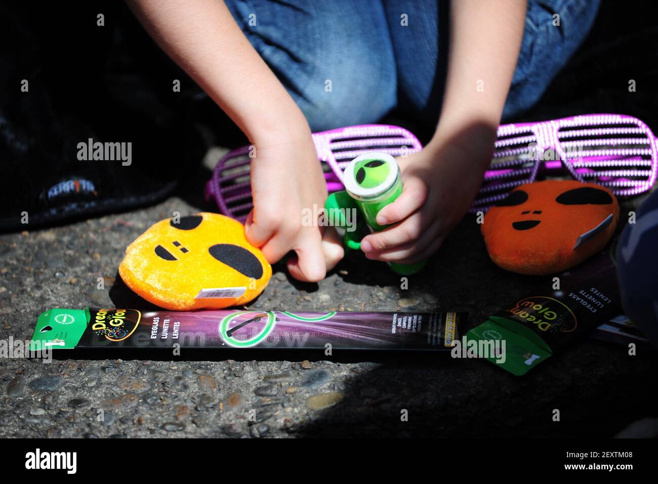 Children play with alien toys as the 15th annual McMenamins UFO ...