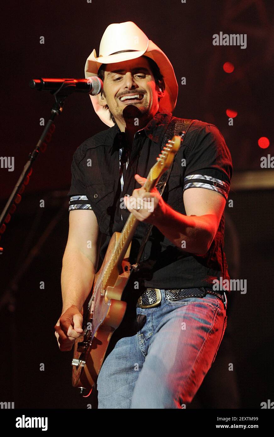 17 May 2014 - Burgettstown, PA - Country music star BRAD PAISLEY ...