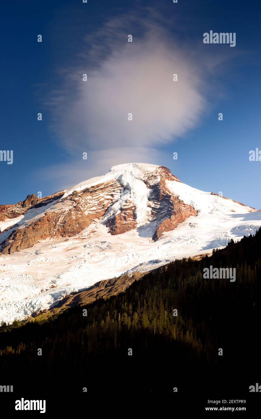 North Cascades Mt. Baker Heliotrope Ridge Glacier Peaks Stock Photo - Alamy