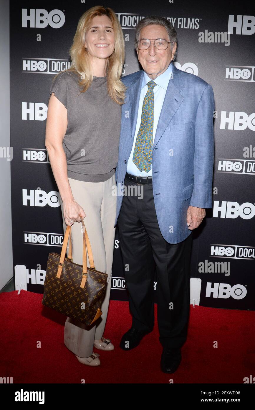 (L-R) Susan Crow and Tony Bennett attend the 'Remembering The Artist ...