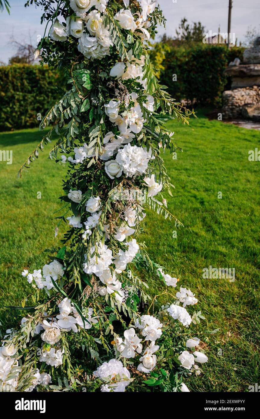 Wedding arch multi colored hi-res stock photography and images - Alamy