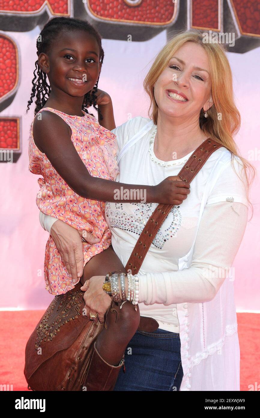 8 June 2014 - Westwood, California - Joely Fisher. "How To Train Your ...