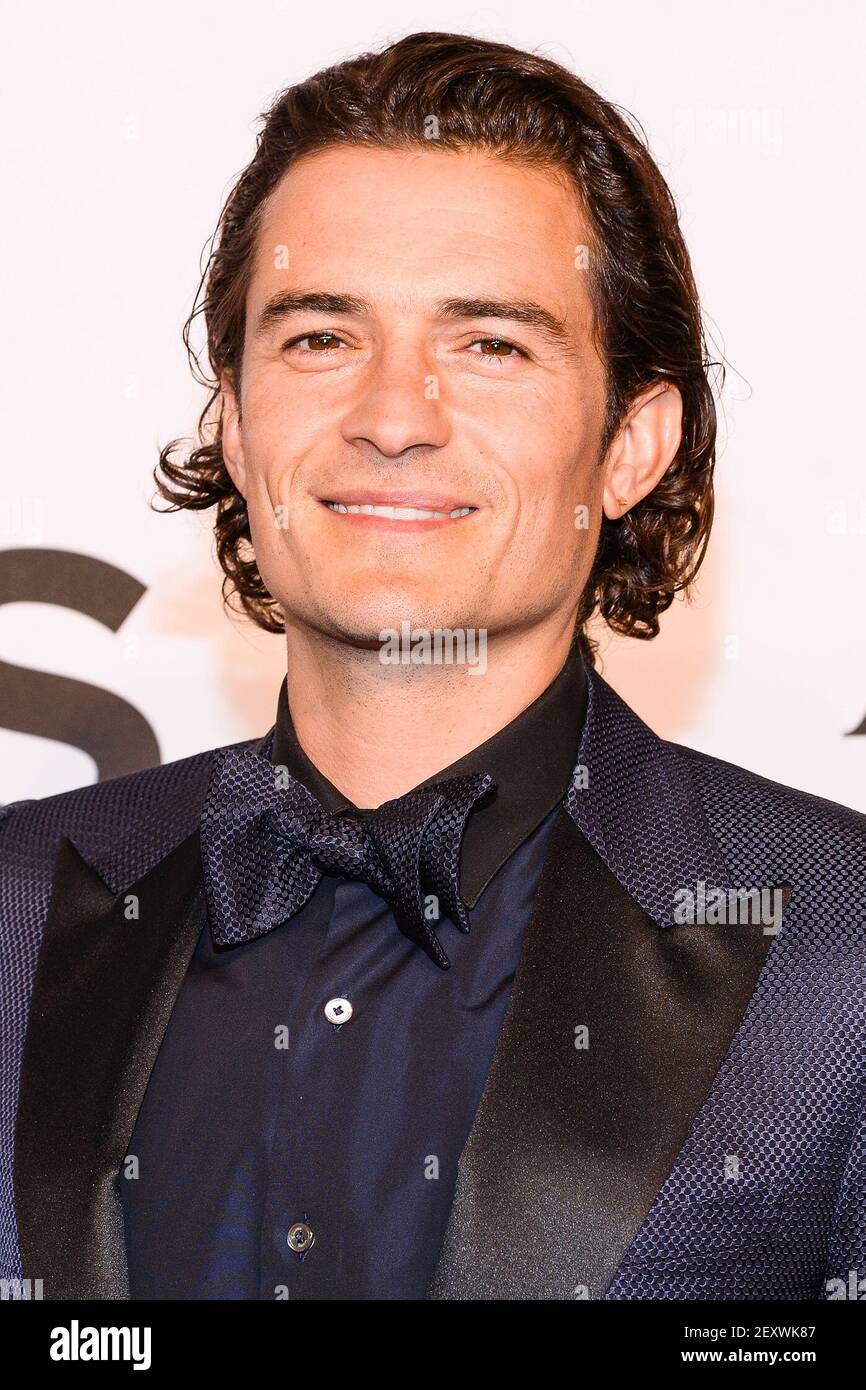 Marlon Brando on the red carpet at the Tony Awards at Radio City Music ...